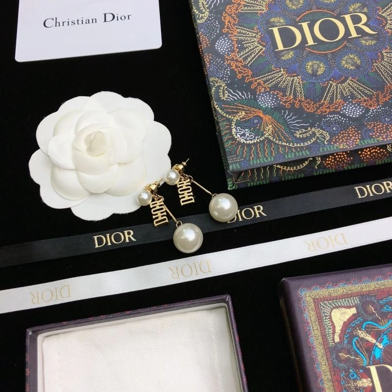 Low-cost Christian Dior Earrings