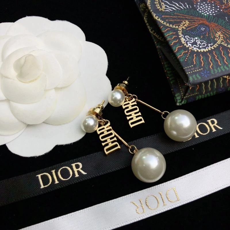 Low-cost Christian Dior Earrings