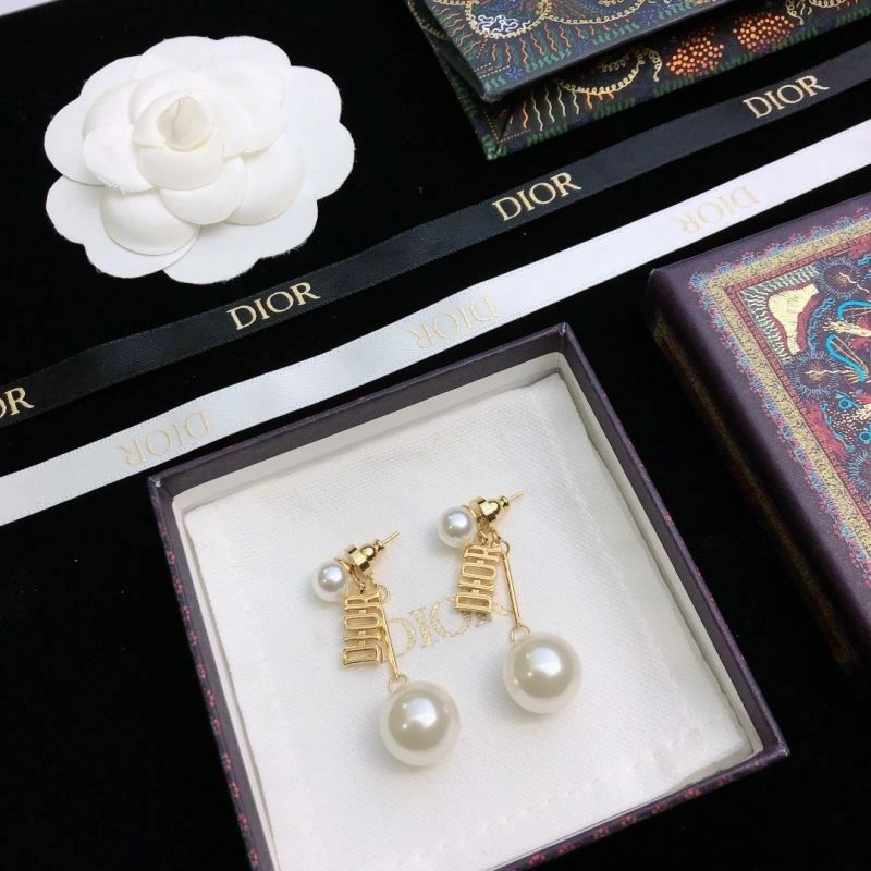 Low-cost Christian Dior Earrings