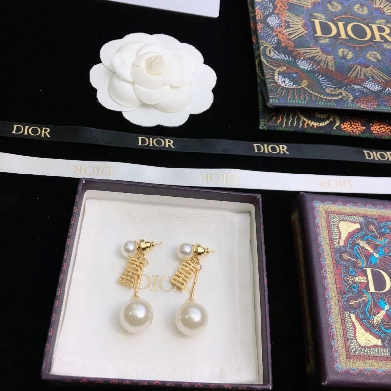 Low-cost Christian Dior Earrings