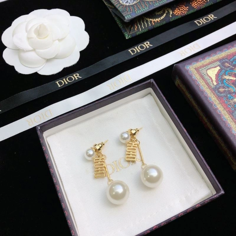 Low-cost Christian Dior Earrings
