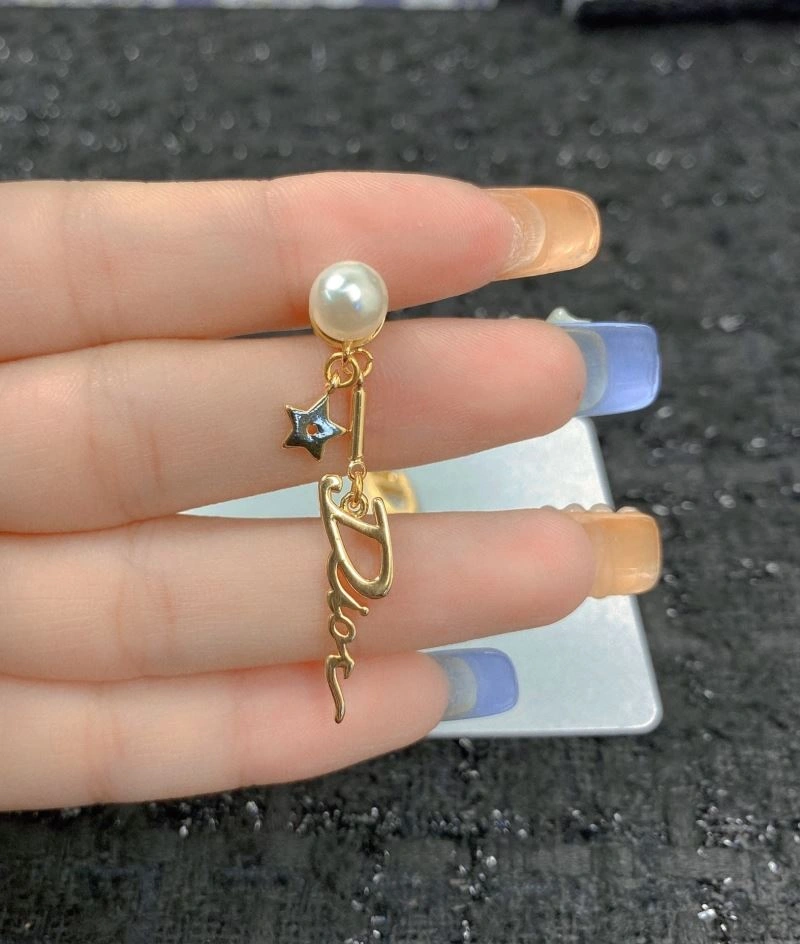 Cut-rate Christian Dior Earrings