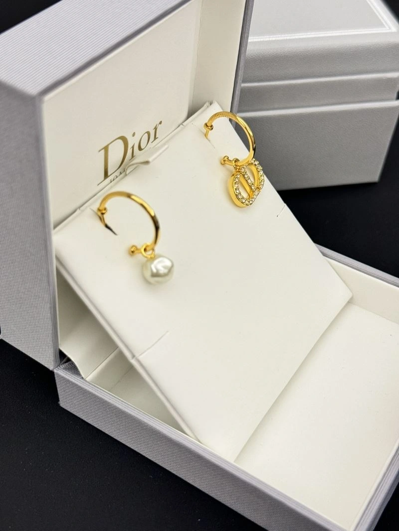 Low-cost Christian Dior Earrings