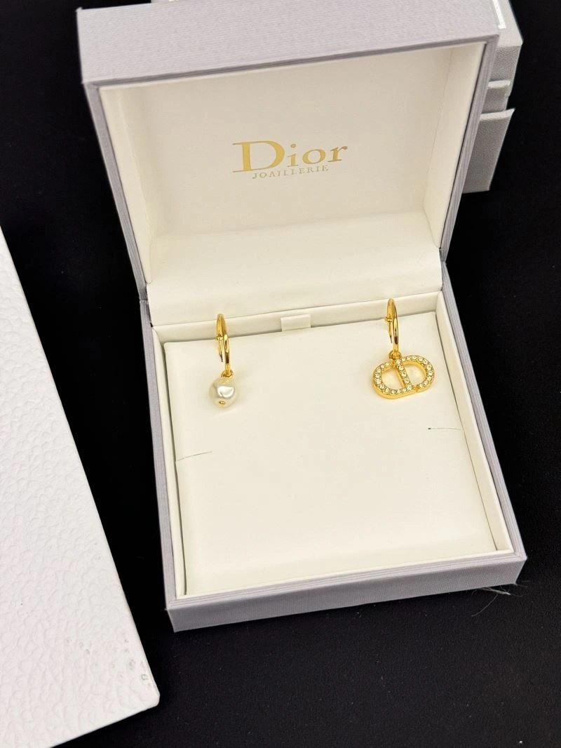 Low-cost Christian Dior Earrings