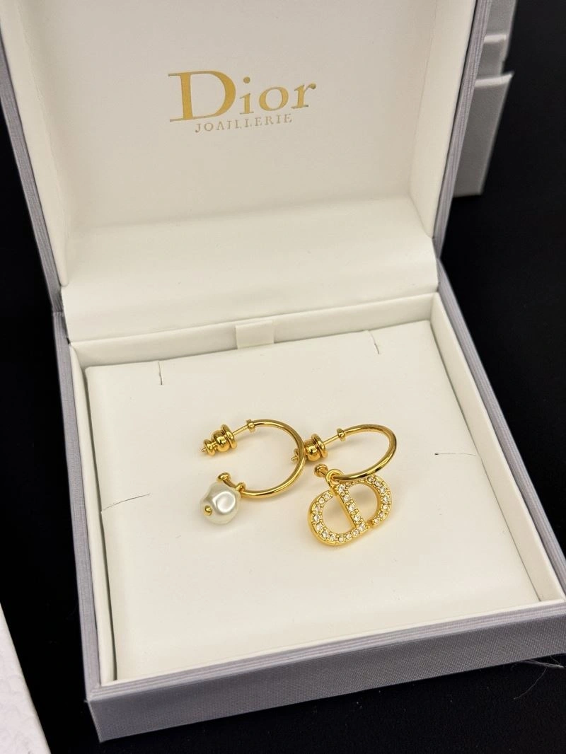 Low-cost Christian Dior Earrings