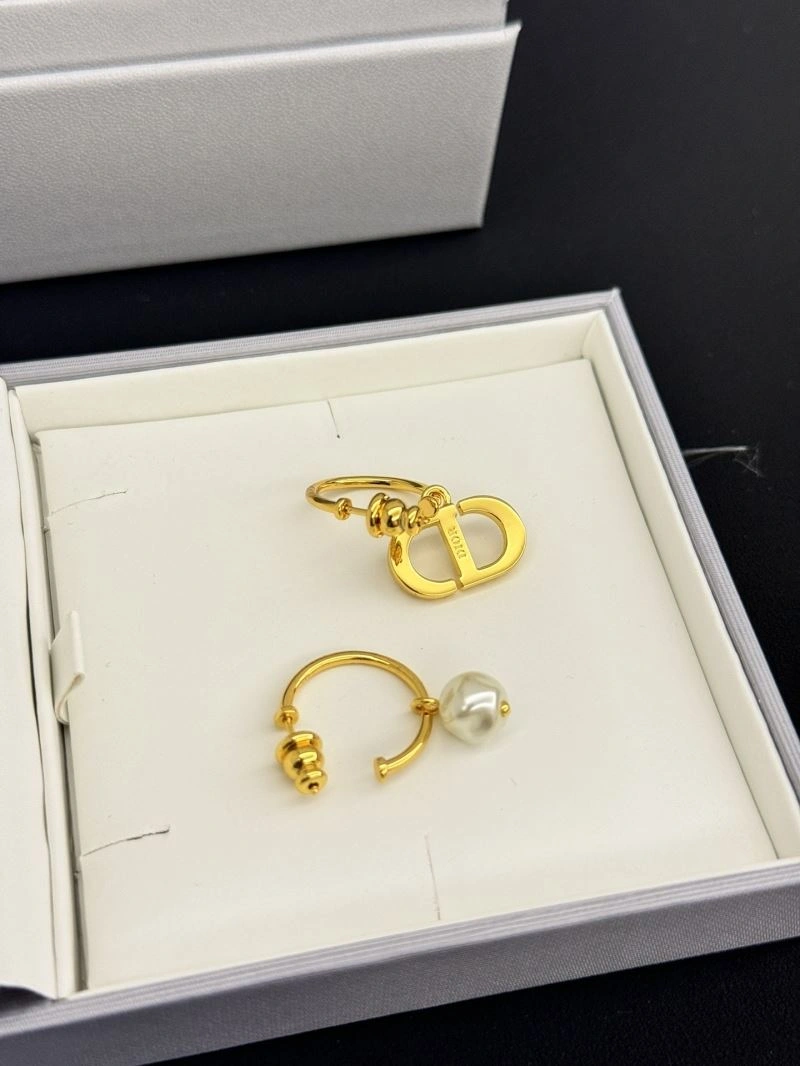 Low-cost Christian Dior Earrings