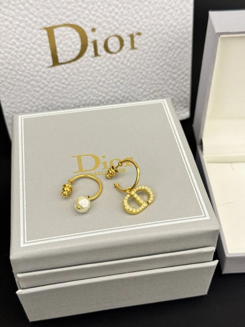 Low-cost Christian Dior Earrings