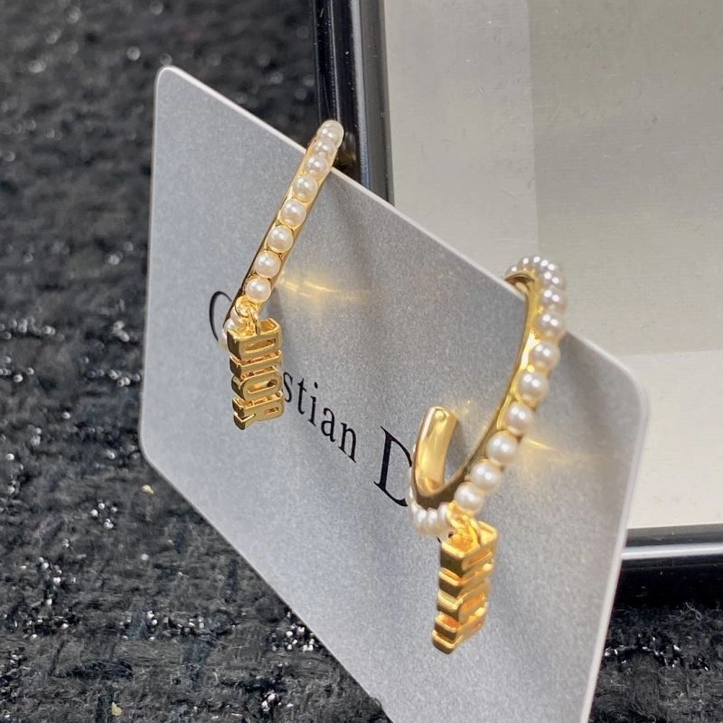 Top match Christian Dior Earrings
