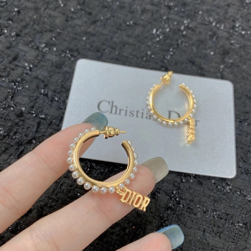 Top match Christian Dior Earrings