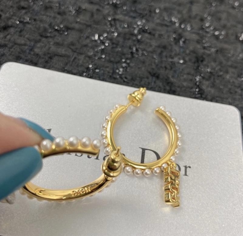 Top match Christian Dior Earrings
