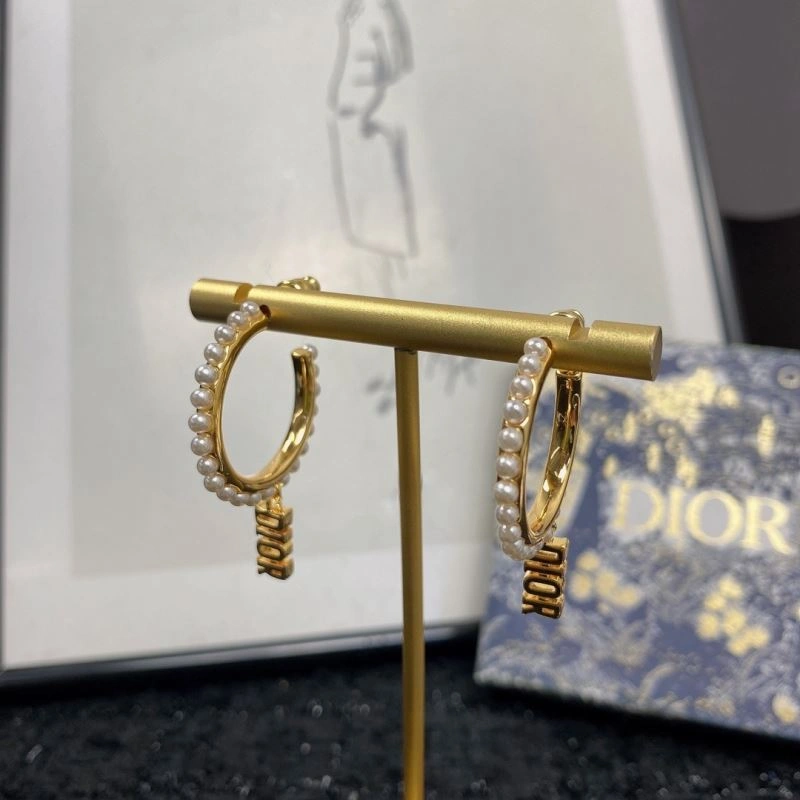 Top match Christian Dior Earrings