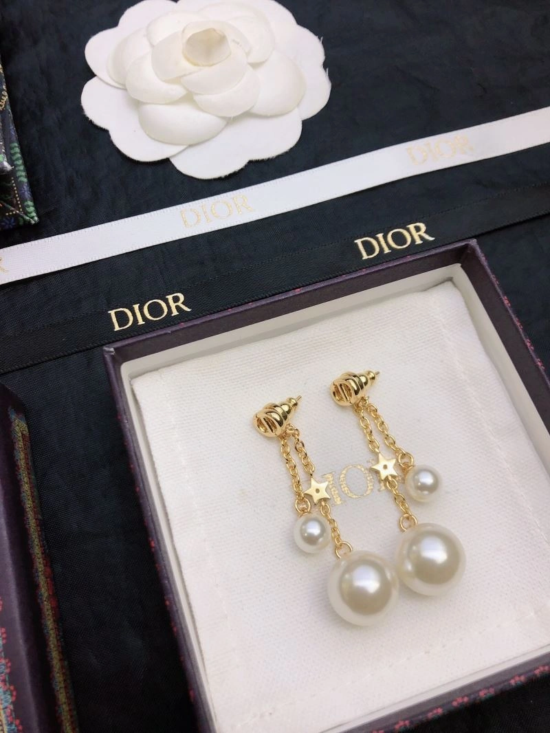 Top match Christian Dior Earrings