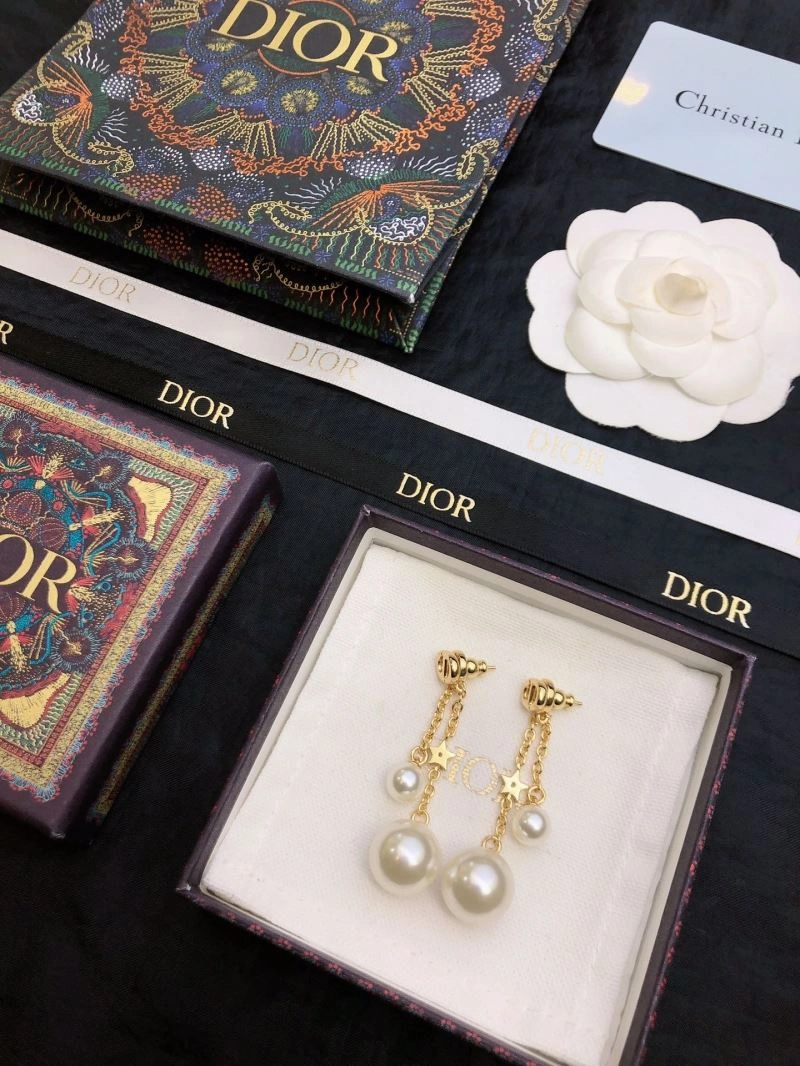 Top match Christian Dior Earrings