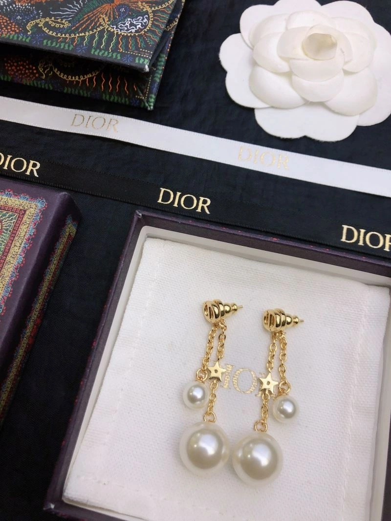 Top match Christian Dior Earrings