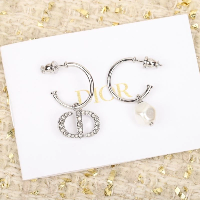 Cut-rate Christian Dior Earrings