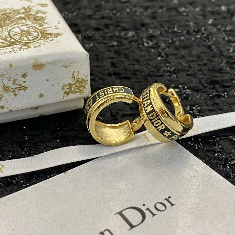 Top match Christian Dior Earrings