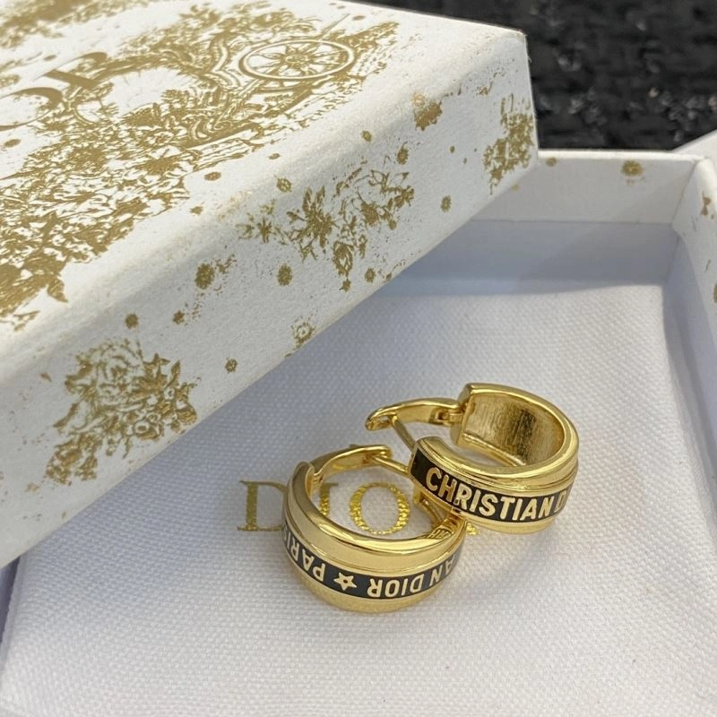 Top match Christian Dior Earrings