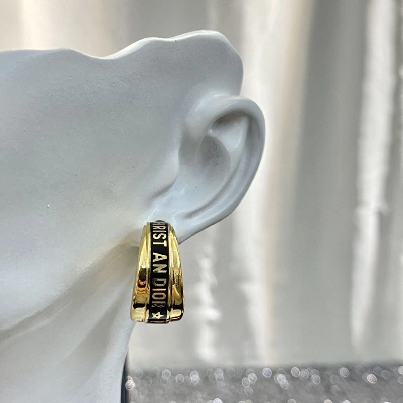 Top match Christian Dior Earrings