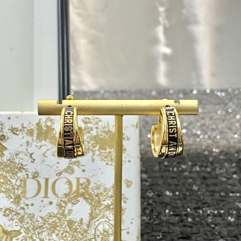 Top match Christian Dior Earrings