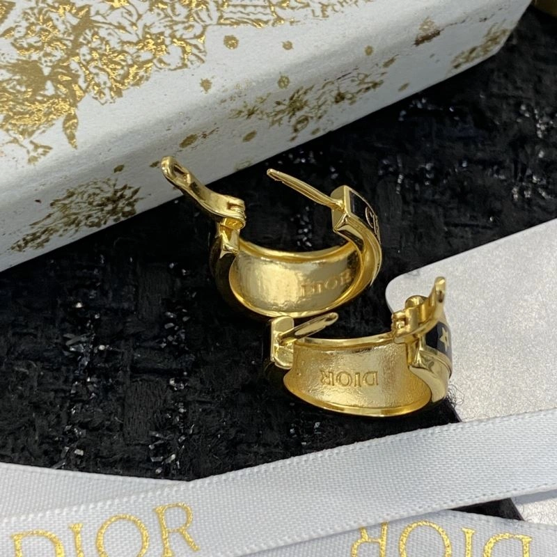 Top match Christian Dior Earrings
