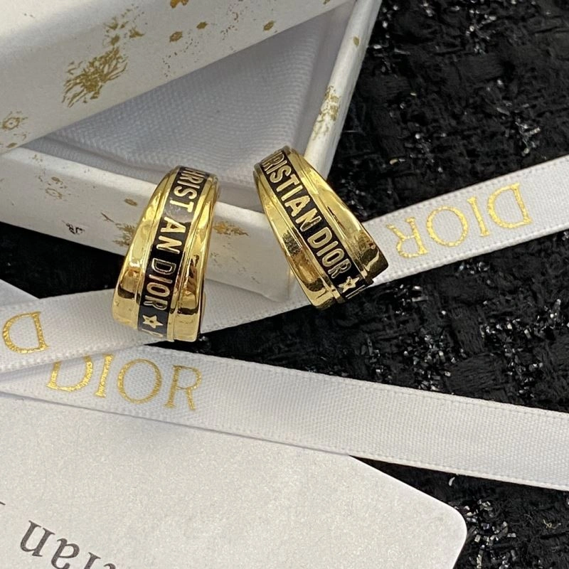 Top match Christian Dior Earrings