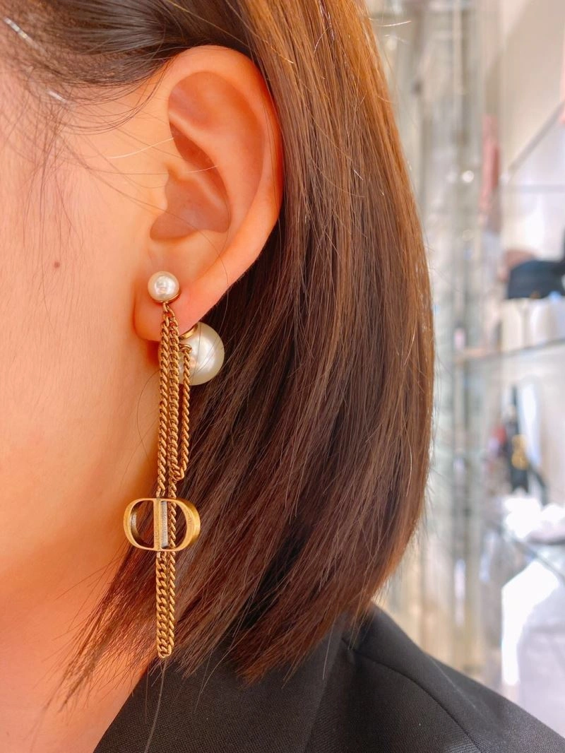 Indistinguishable Christian Dior Earrings