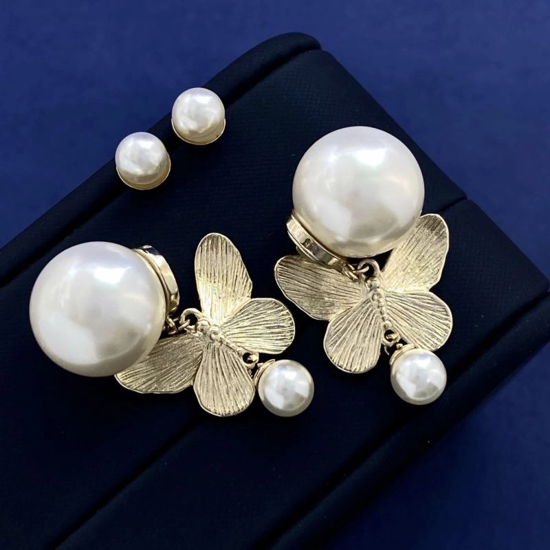 Accurate model Christian Dior Earrings
