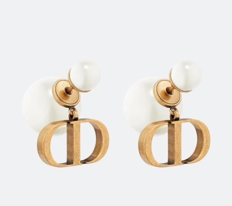 Indistinguishable Christian Dior Earrings