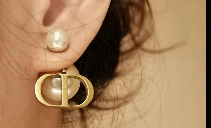 Indistinguishable Christian Dior Earrings