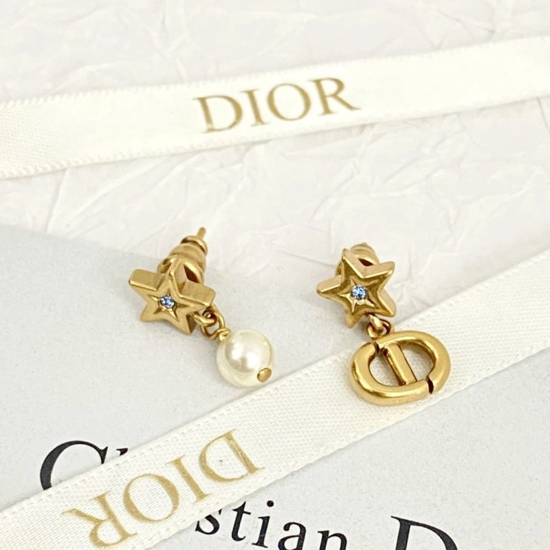 Cut-rate Christian Dior Earrings