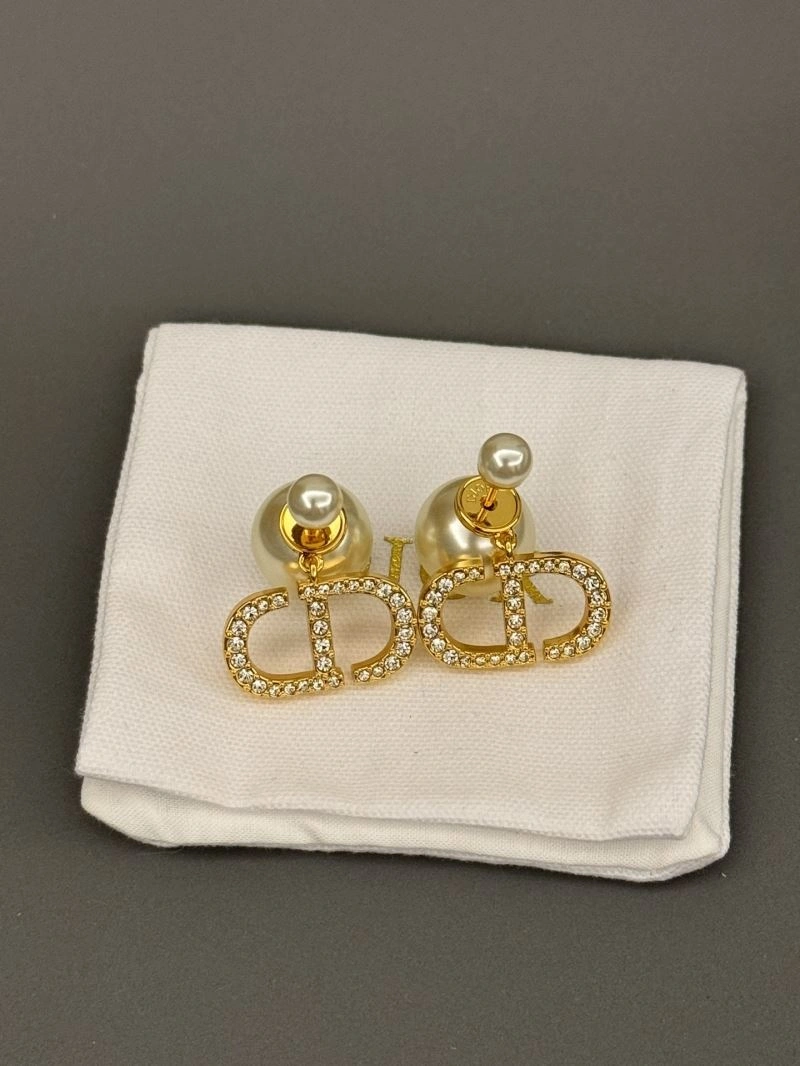 Top match Christian Dior Earrings