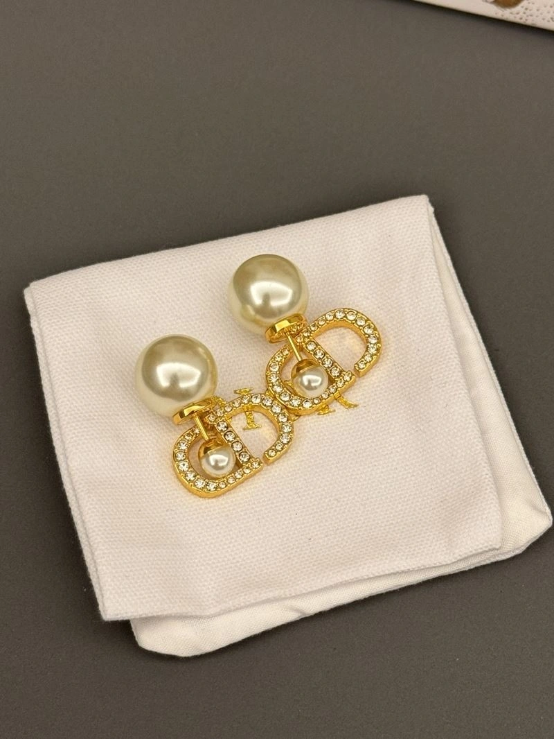 Top match Christian Dior Earrings