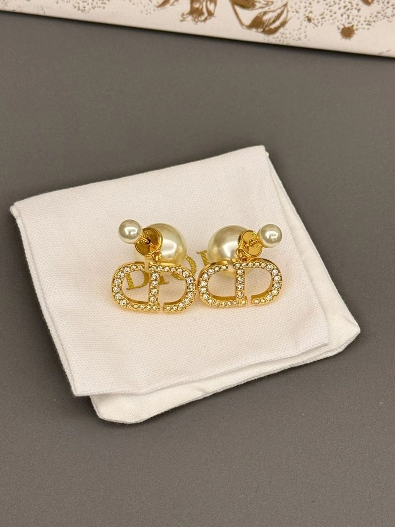 Top match Christian Dior Earrings