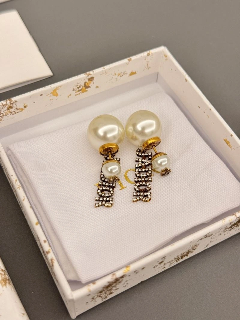 Accurate model Christian Dior Earrings