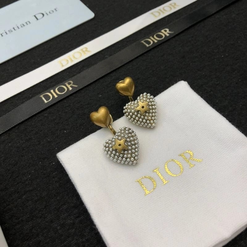 Accurate model Christian Dior Earrings