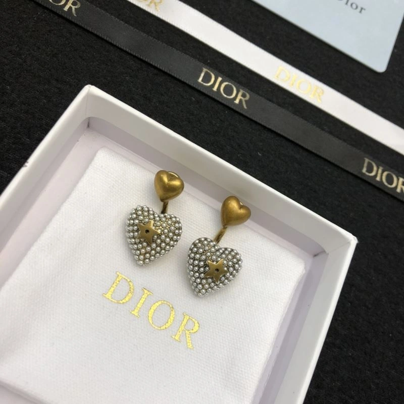 Accurate model Christian Dior Earrings