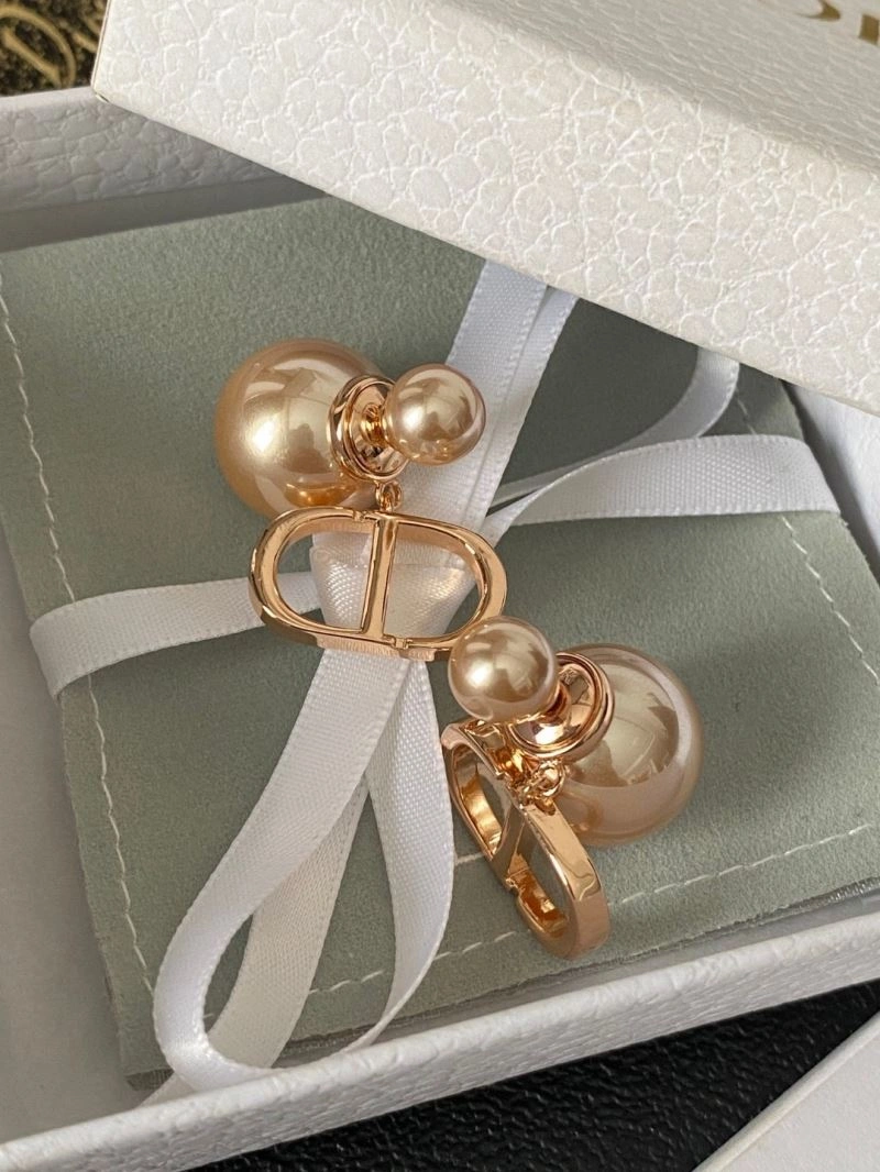 Legit Christian Dior Earrings