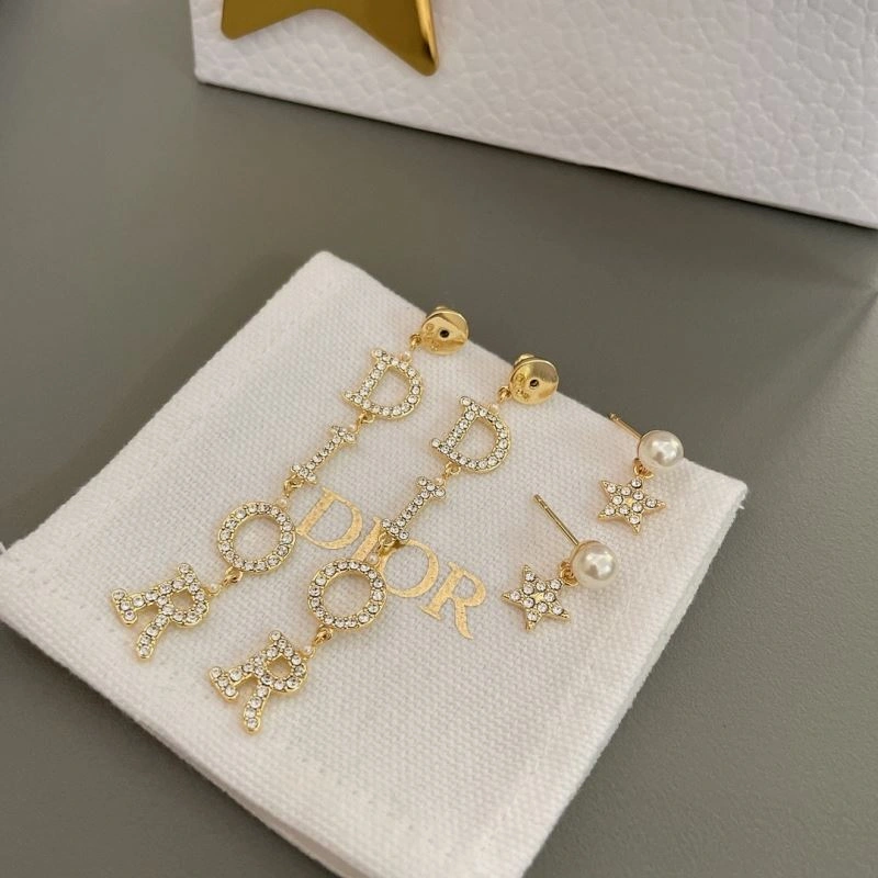 Low-cost Christian Dior Earrings