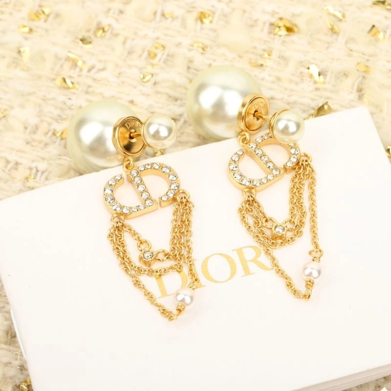 Top match Christian Dior Earrings