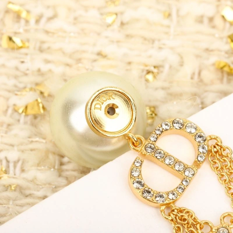 Top match Christian Dior Earrings