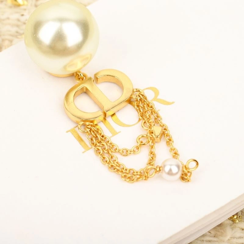 Top match Christian Dior Earrings