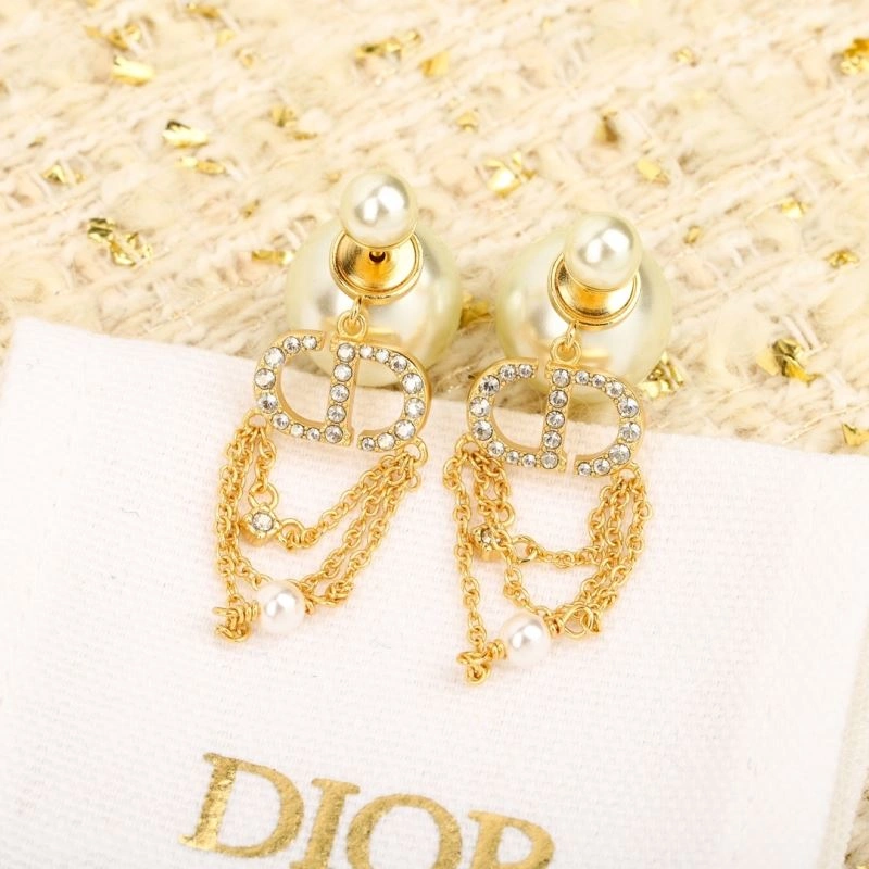 Top match Christian Dior Earrings