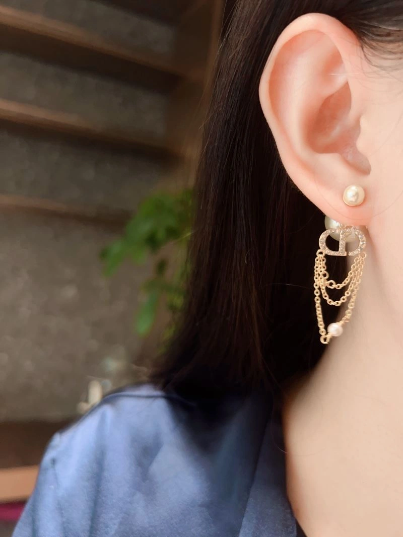 Top match Christian Dior Earrings