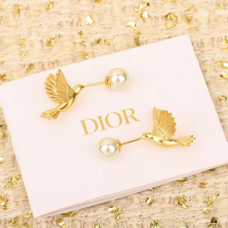 Top match Christian Dior Earrings