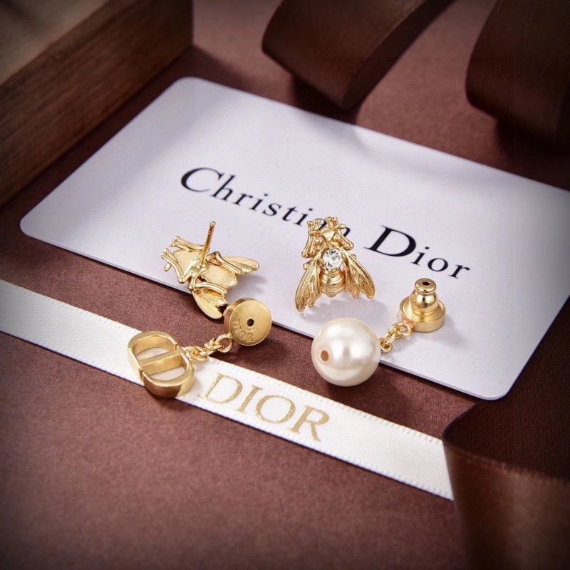 Accurate model Christian Dior Earrings