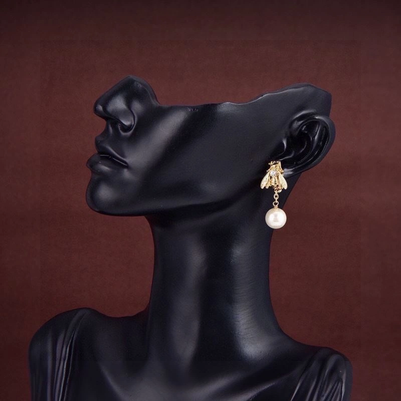 Accurate model Christian Dior Earrings