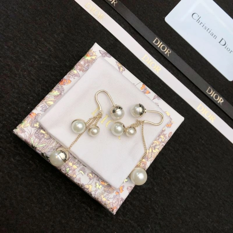 Legit Christian Dior Earrings