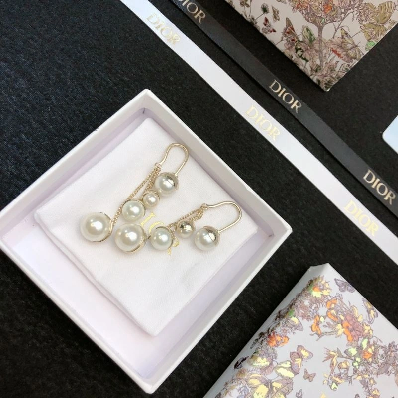 Legit Christian Dior Earrings