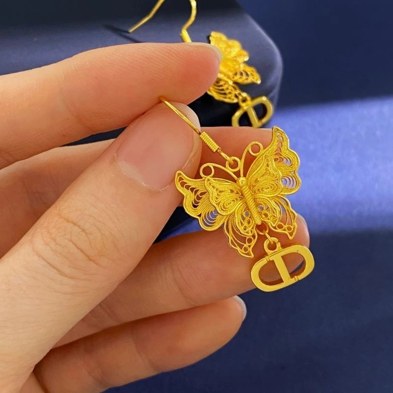 Cut-rate Christian Dior Earrings