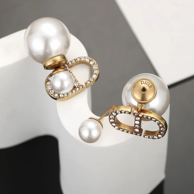 High accuracy Christian Dior Earrings